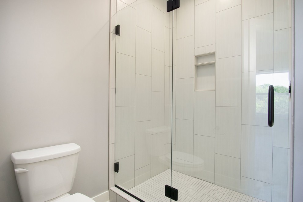 Juniper - Farmhouse - Bathroom - Grand Rapids - by MARCUSSE CONSTRUCTION | Houzz