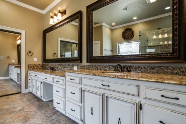 Kitchen & Master Bath Transformation - Classique - Salle de Bain - Dallas - par DFW Improved | Houzz
