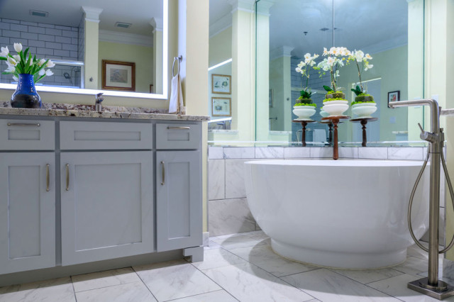 La Chateau Condo Remodel - Classique - Salle de Bain - Atlanta - par ...