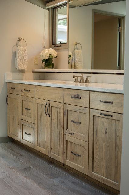 Lake Geneva Summer House Remodel - Retro - Cuarto de baño - Chicago ...