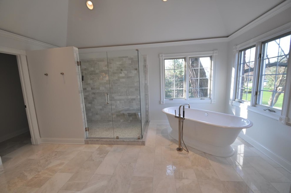 Large Master Bathroom w/ Free Standing Tub - Classique Chic - Salle de ...