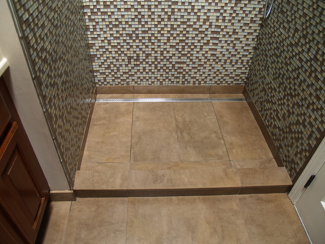 Linear channel drain shower - Contemporain - Salle de Bain - Détroit ...