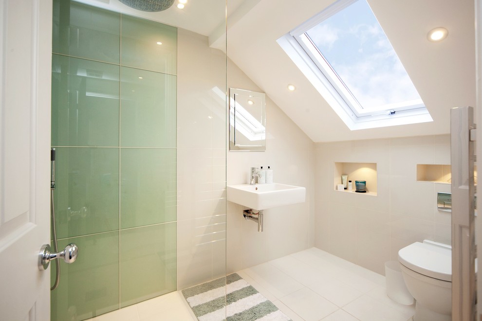 Loft conversion - shower room - Bathroom - London - by Plus Rooms | Houzz