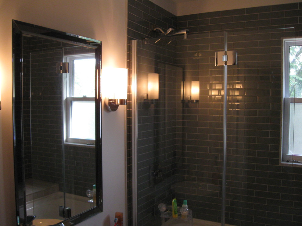 Manor Road - Modern - Bathroom - Toronto - by Belyea Bros. Ltd | Houzz
