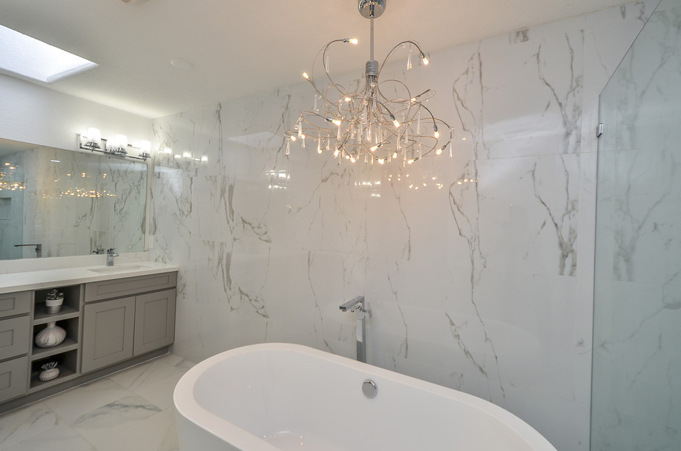 Master bath - Contemporary - Bathroom - Houston - by MHS CONSTRUCTION & DESIGN LLC | Houzz