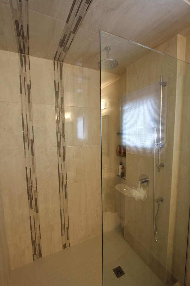 Master ensuite with Walk in Shower - Contemporary - Bathroom - Toronto ...