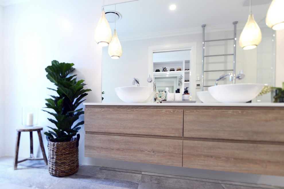 Master Suite: Bedroom - Walk through robe - ensuite - Contemporary ...