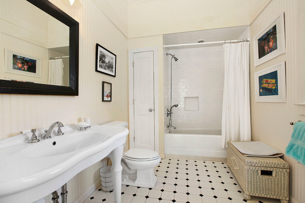 Mecox Road Retreat, Bridgehampton $4,195,000 - Beach Style - Bathroom ...