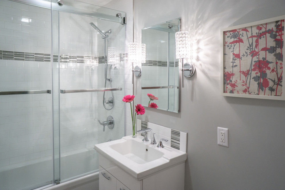 Small Bathroom - Modern - Bathroom - Bridgeport - by ASR Interior ...