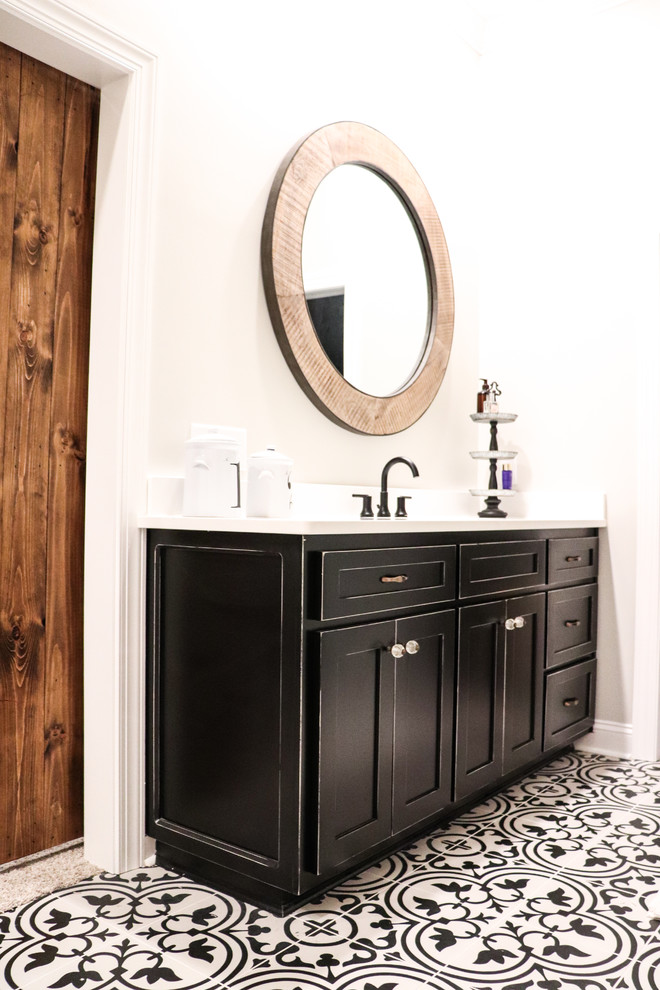 Modern Run Farmhouse - Farmhouse - Bathroom - Atlanta - by Southeastern ...