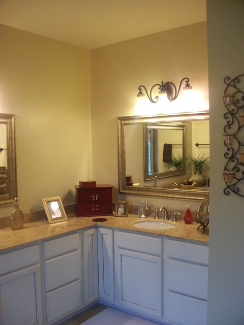 Mt Juliet Bathroom Travertine - Traditional - Bathroom - Nashville - by ...