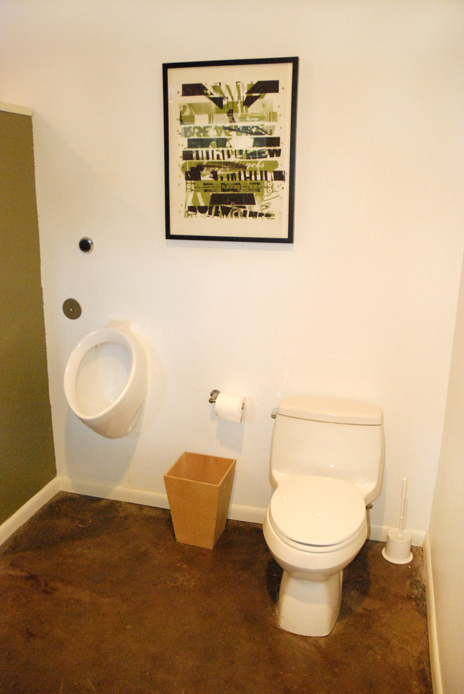 My Houzz: Art and Color Light Up a Texas Home - Contemporary - Powder ...