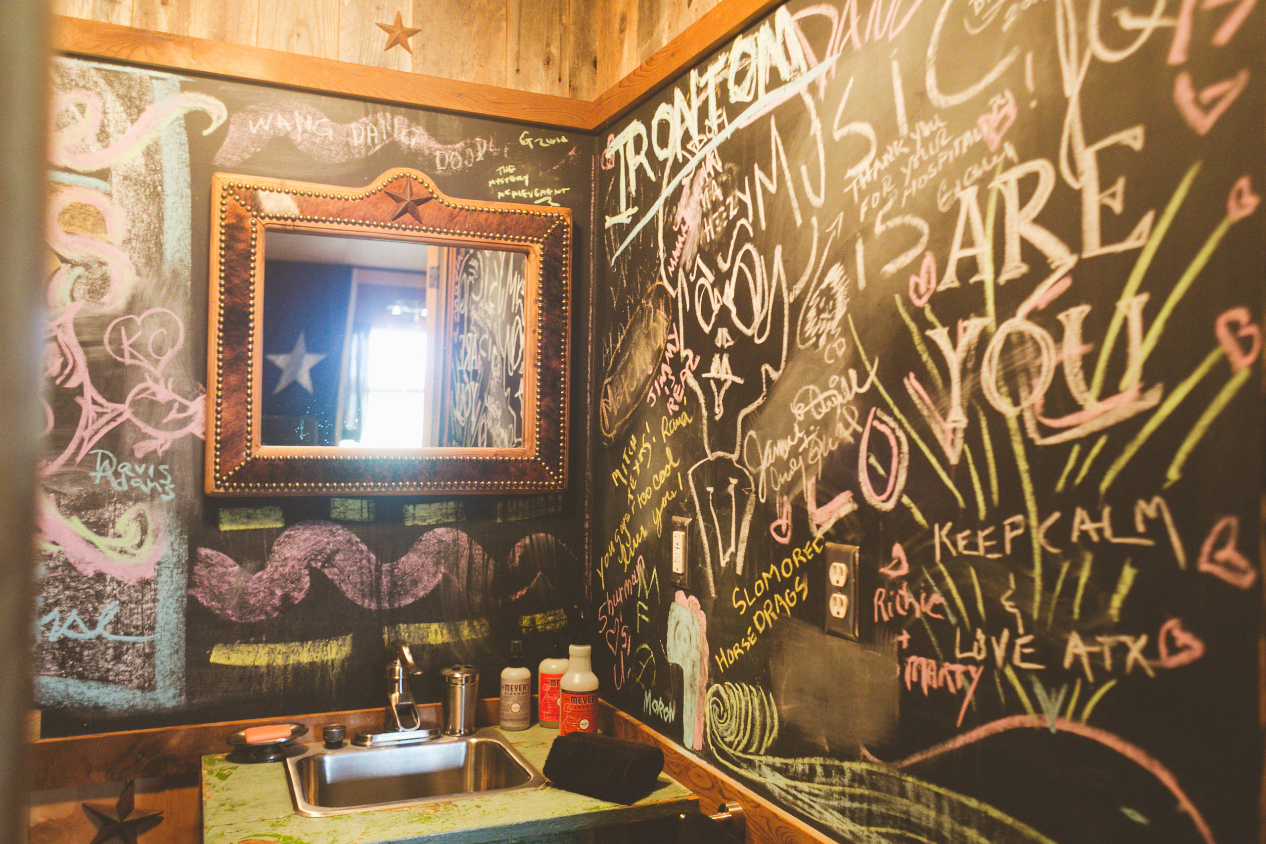 20 Easy DIY Graphic Art Ideas From Around the World