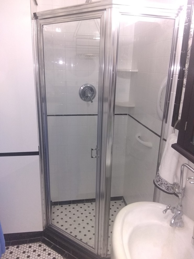 Neo Angle Showers - Bathroom - New York - by Lighthouse Shower Doors ...