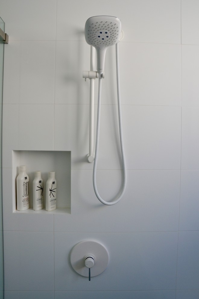 North Bondi - Contemporary - Bathroom - Sydney - by CANDANA | Bathroom ...