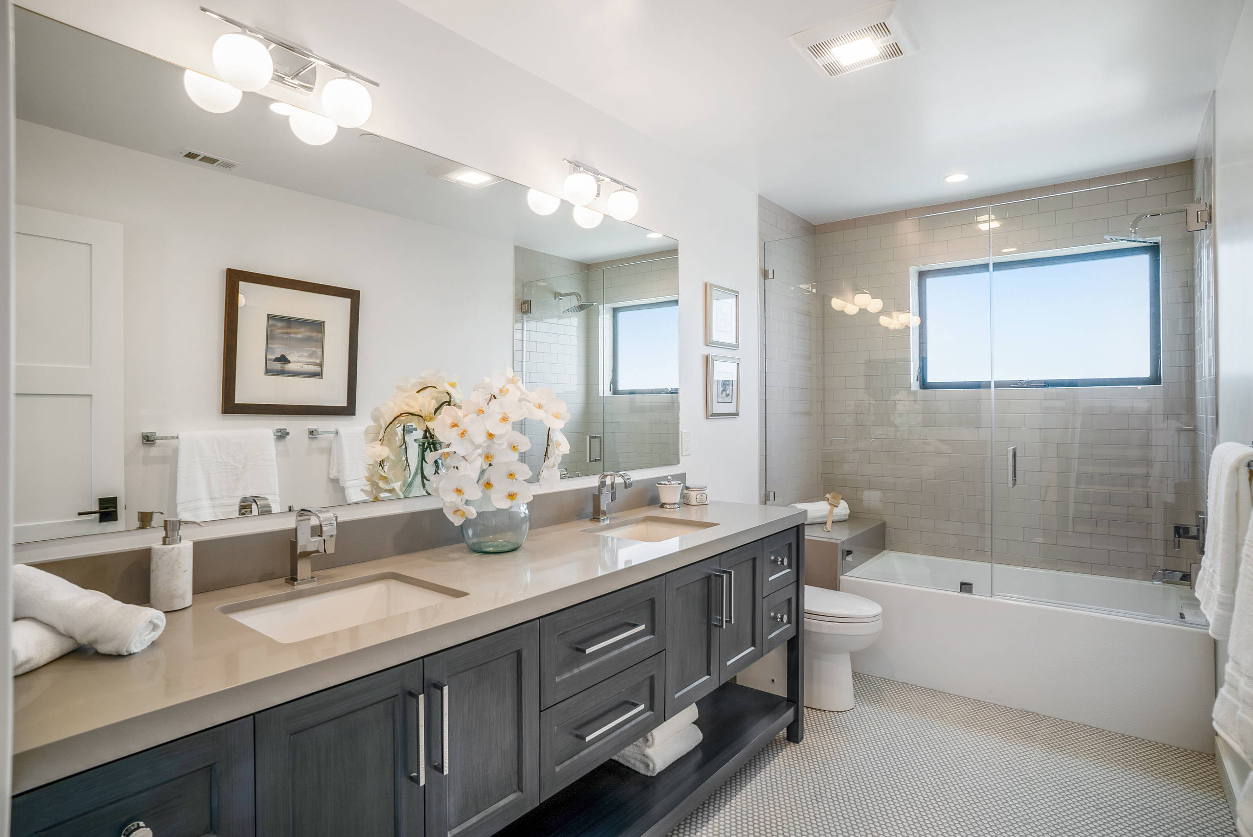 Say Goodbye to the Shower Curtain With a Glass Tub Enclosure