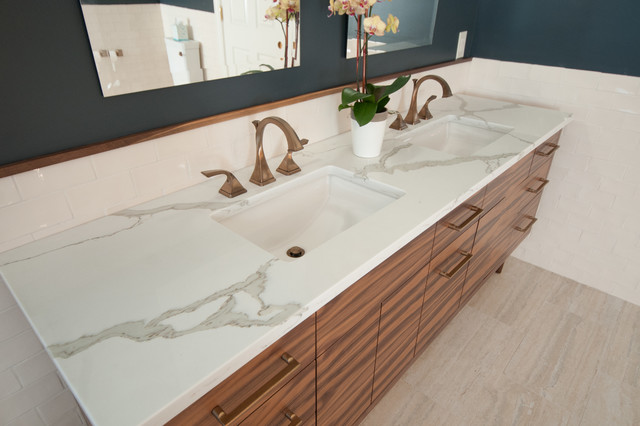 Polarstone Calacatta Vagli Quartz - Craftsman - Bathroom - Philadelphia ...