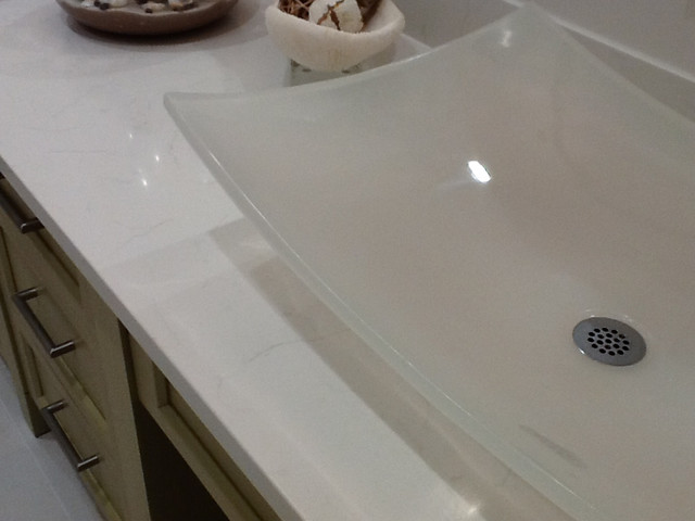 Pompeii Quartz Vanilla Ice Bathroom Countertop - Contemporain - Salle ...
