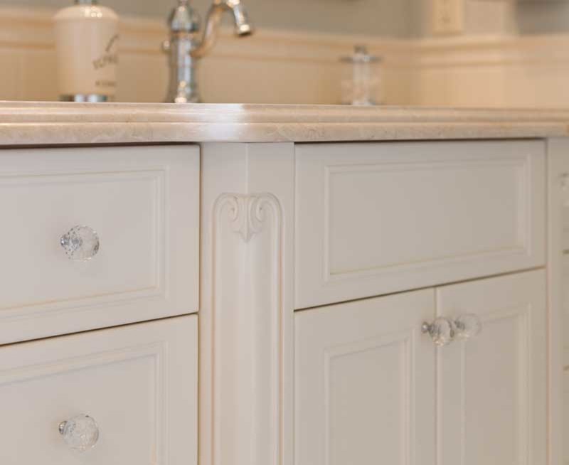 Pretty detailed master ensuite - Traditional - Bathroom - Calgary - by ...