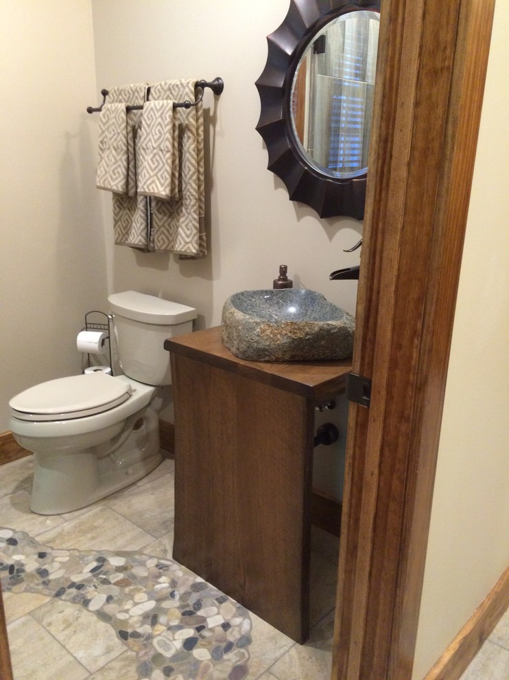 River rock mosaic tile inlay bath floor leads to shower - Eklektisch ...