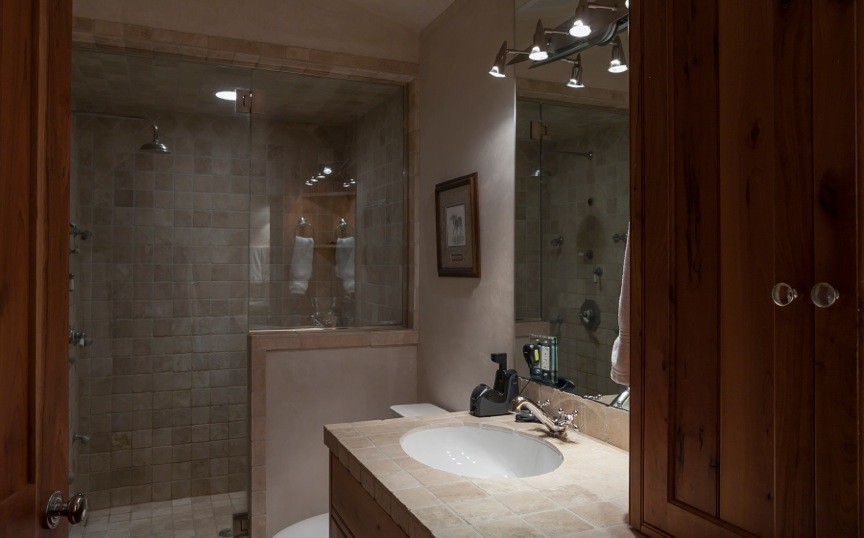 Rustic lodge home, Bellevue, Idaho - Rustic - Bathroom - Boise - by ...