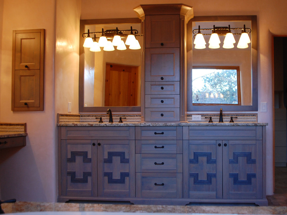 Santa Fe Master Bathroom Remodel - Rustic - Bathroom | Houzz UK