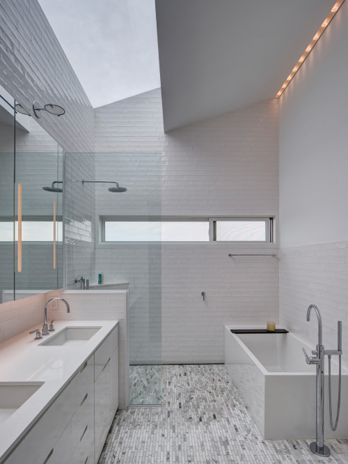 60+ White Bathroom (TIMELESS LOOK) - Clean and Fresh Bathrooms