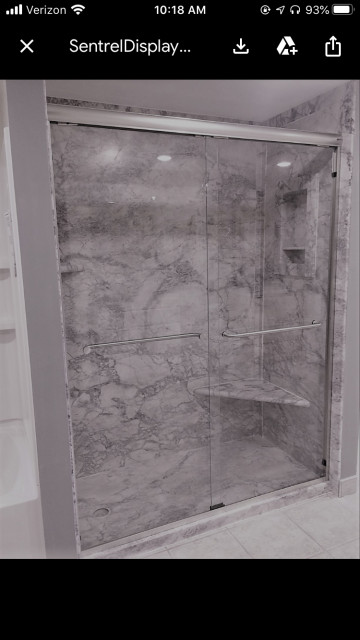 Sentrel Shower - Moderne - Salle de Bain - New York - par Country ...