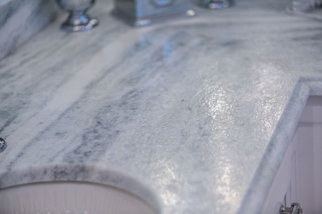 Shadow Storm Leathered Marble - Salle de Bain - Providence - par Quality Tile Company, Inc. | Houzz