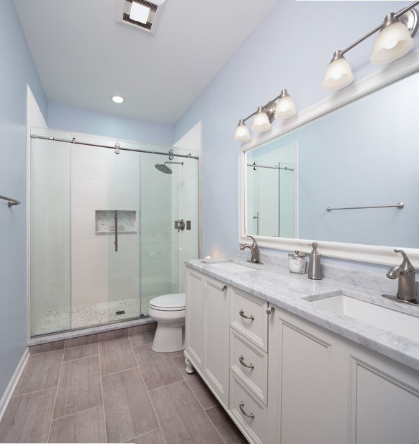 Simple Bathroom Renovation with Walk-in Shower - Di transizione ...