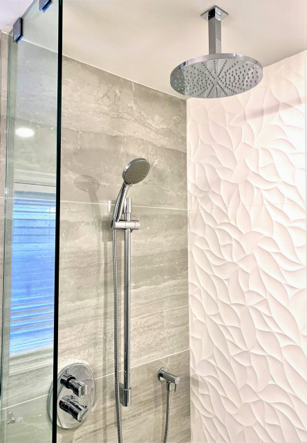 SMALL BATHROOM RENO - Bathroom - Toronto - by Sense Of Style | Houzz AU