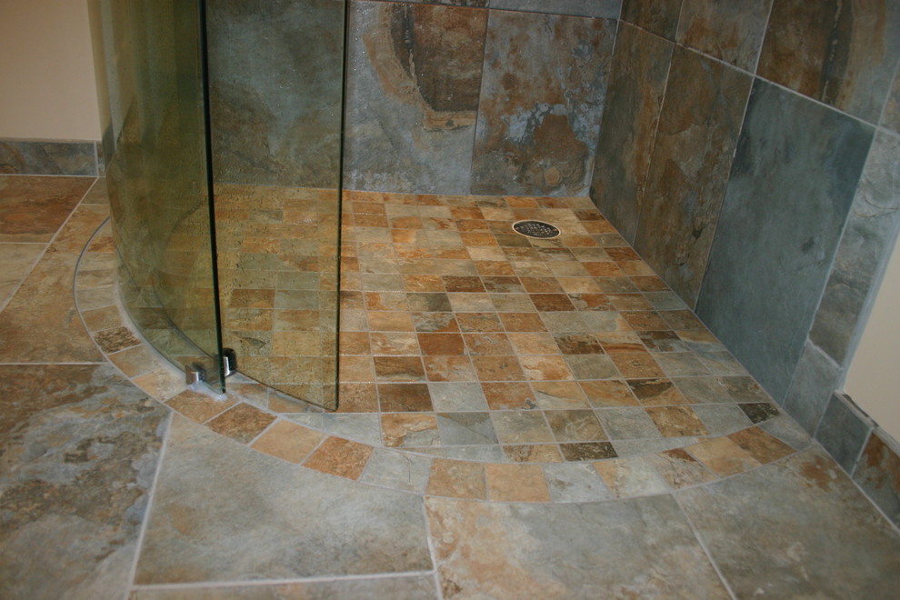 Small Master with curved 3/4 round shower - Contemporary - Bathroom ...