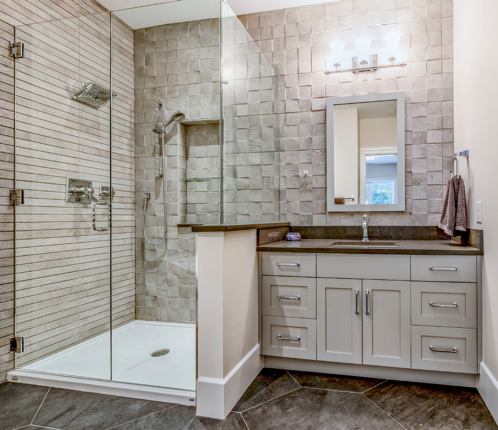 Surrey Georgian Grandeur | Custom Home - Classique - Salle de Bain ...