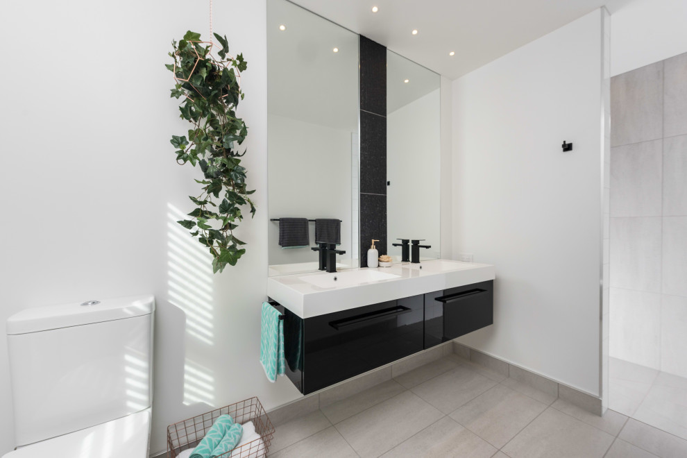 The Boulevard - Contemporary - Bathroom - Hamilton - by JBH Building ...