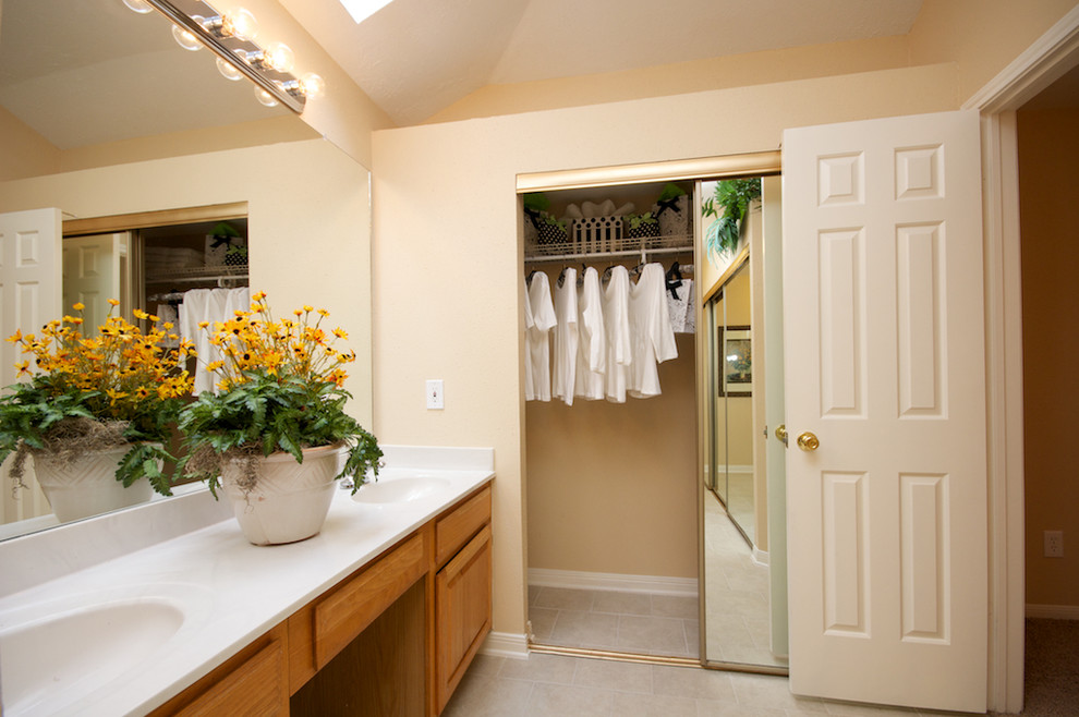 The Closet Case: Elementary closet staging techniques! - Traditional ...