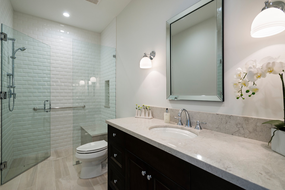 The Right Red - Classique Chic - Salle de Bain - Vancouver - par SGDI ...