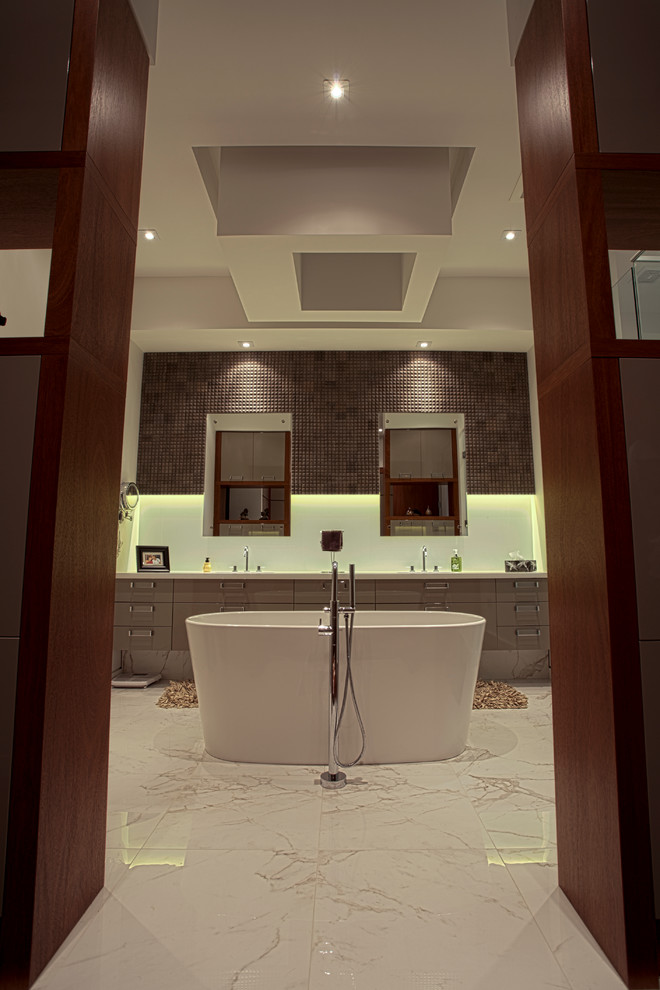 Toronto - Modern - Bathroom - Toronto - by OE Design LTD. | Houzz UK