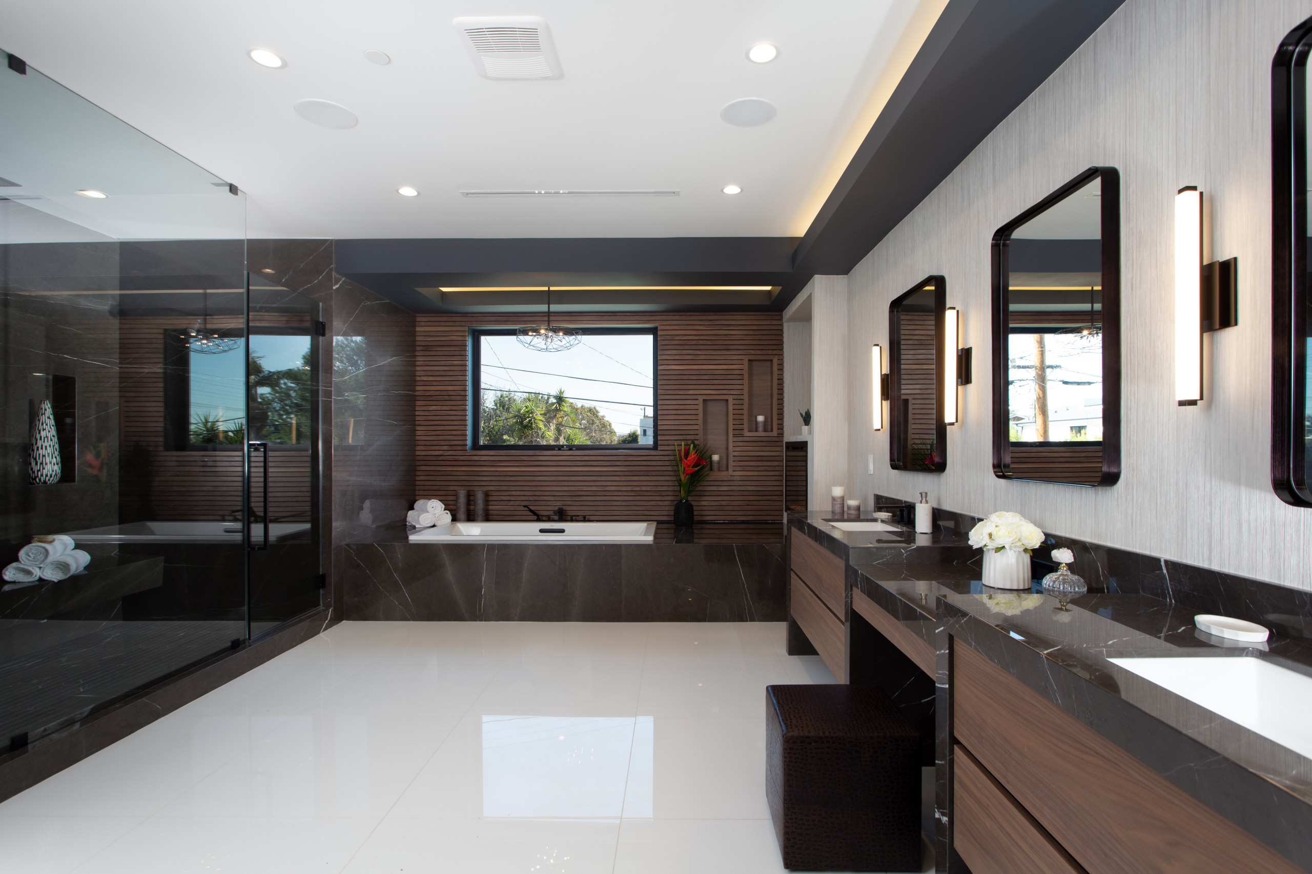 Modern Mansion Bathrooms