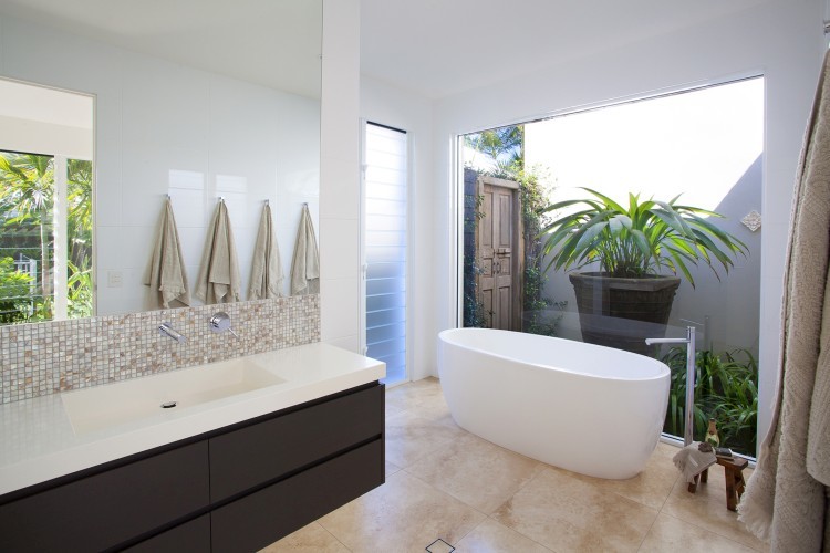 Waterfront Home Noosa Waters - Modern - Bathroom - Sunshine Coast - by ...
