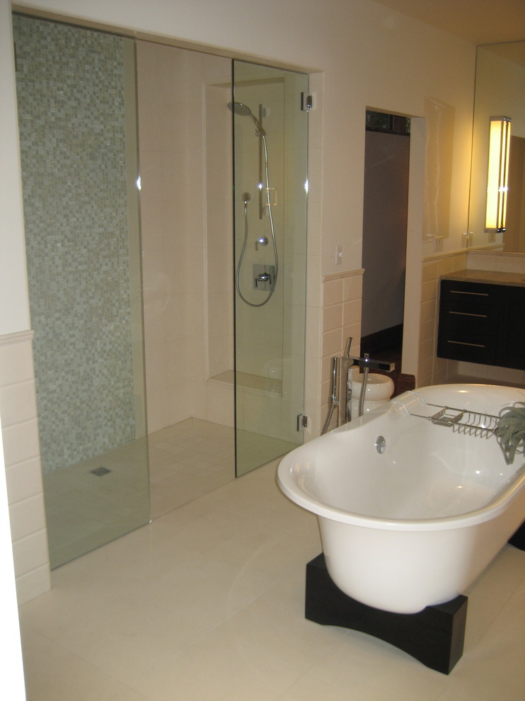 White limestone,glass mosaic walk in shower - Salle de Bain - Denver ...
