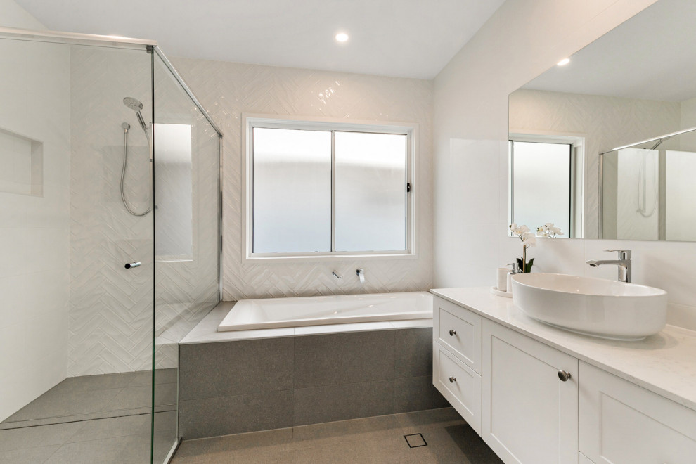 Whitehaven - Traditional - Bathroom - Brisbane - by Breezeway House | Houzz