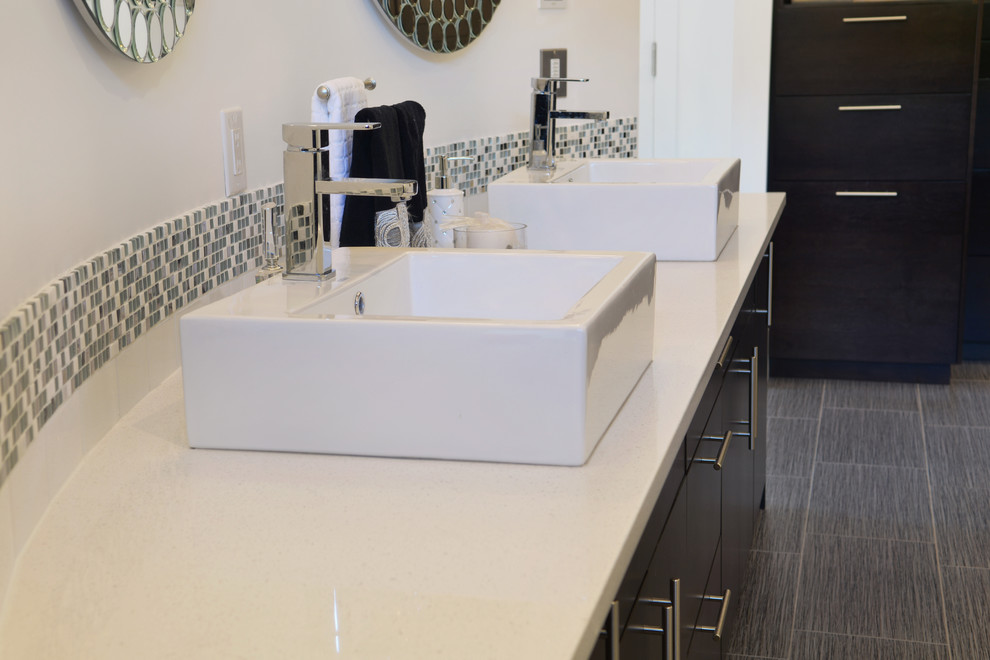 Zora - Modern - Bathroom - Calgary - by Superior Cabinets | Houzz
