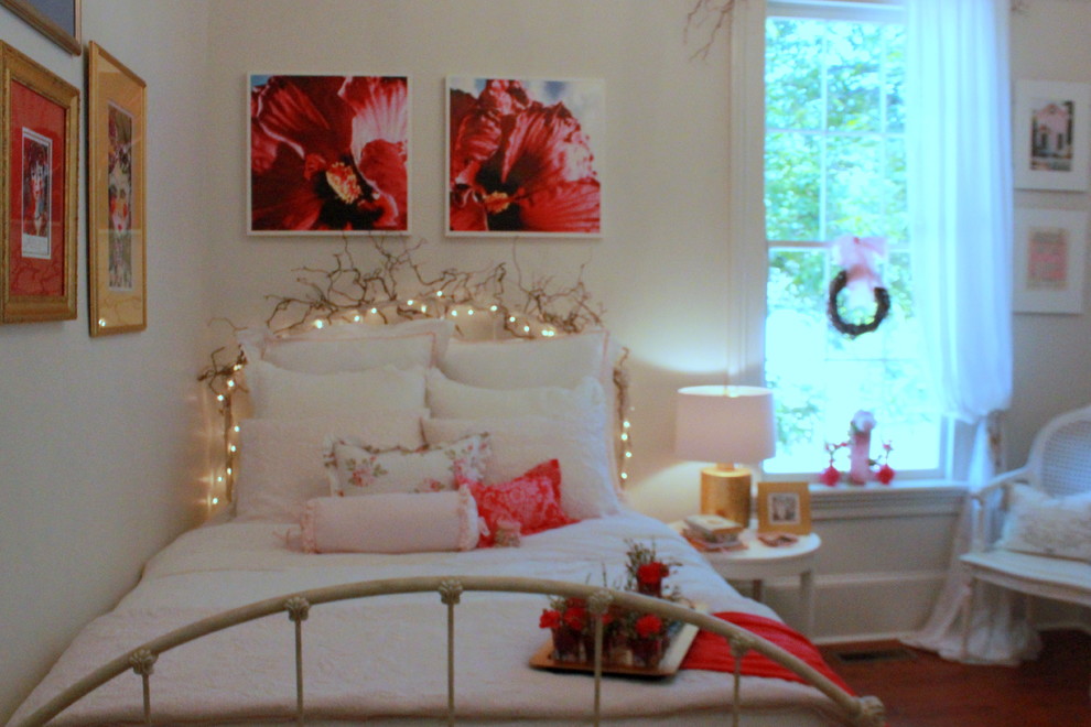 Beall's Hill Bungalow, Circa 1880s - Bedroom - Romantique - Chambre ...