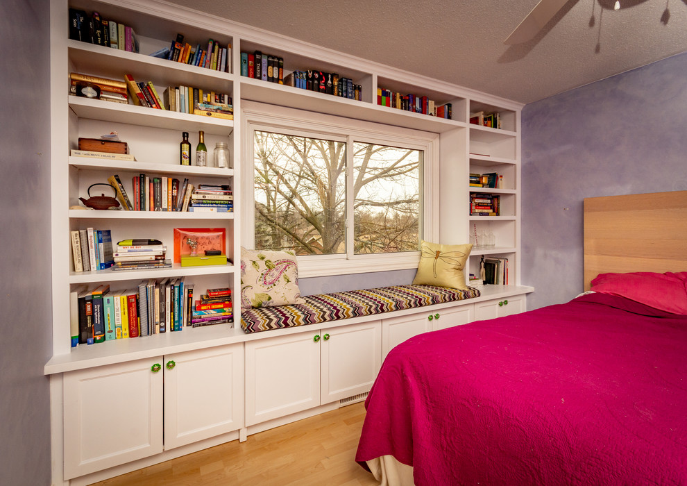 Bedroom Built-in Bookcase Storage with Window Seat - Contemporary ...