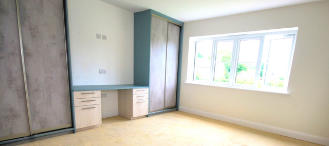 Canyon Wood & Nordic Blue Kitchen - Modern - Schlafzimmer ...