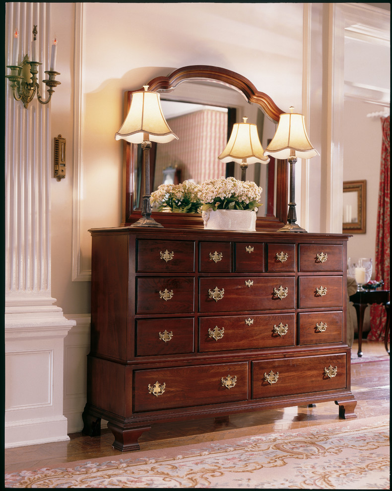 Carriage House bureau - Traditional - Bedroom - Charlotte - by Kincaid ...