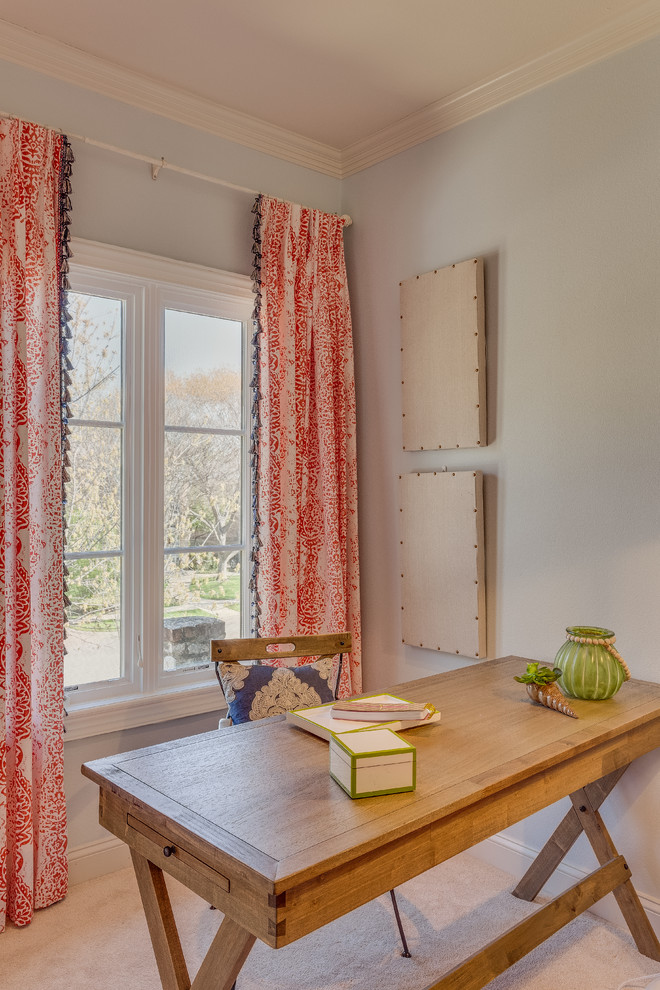 Colorful and Eclectic Dallas Bedroom with Moroccan Touches - エクレクティック ...