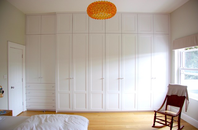 White hinged wardrobe store