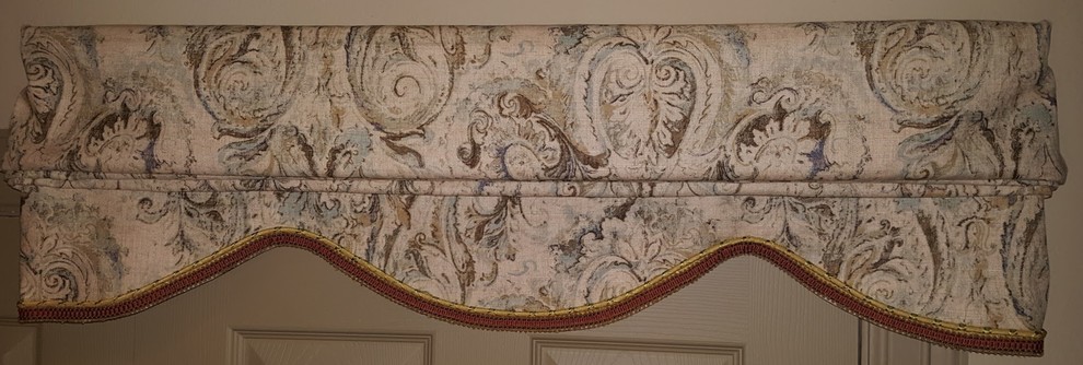 Great Valance Ideas for your Kitchen, Laundry and Mud Rooms ...