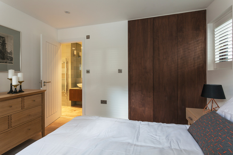 House in Wapping II - Contemporary - Bedroom - London - by Luca ...